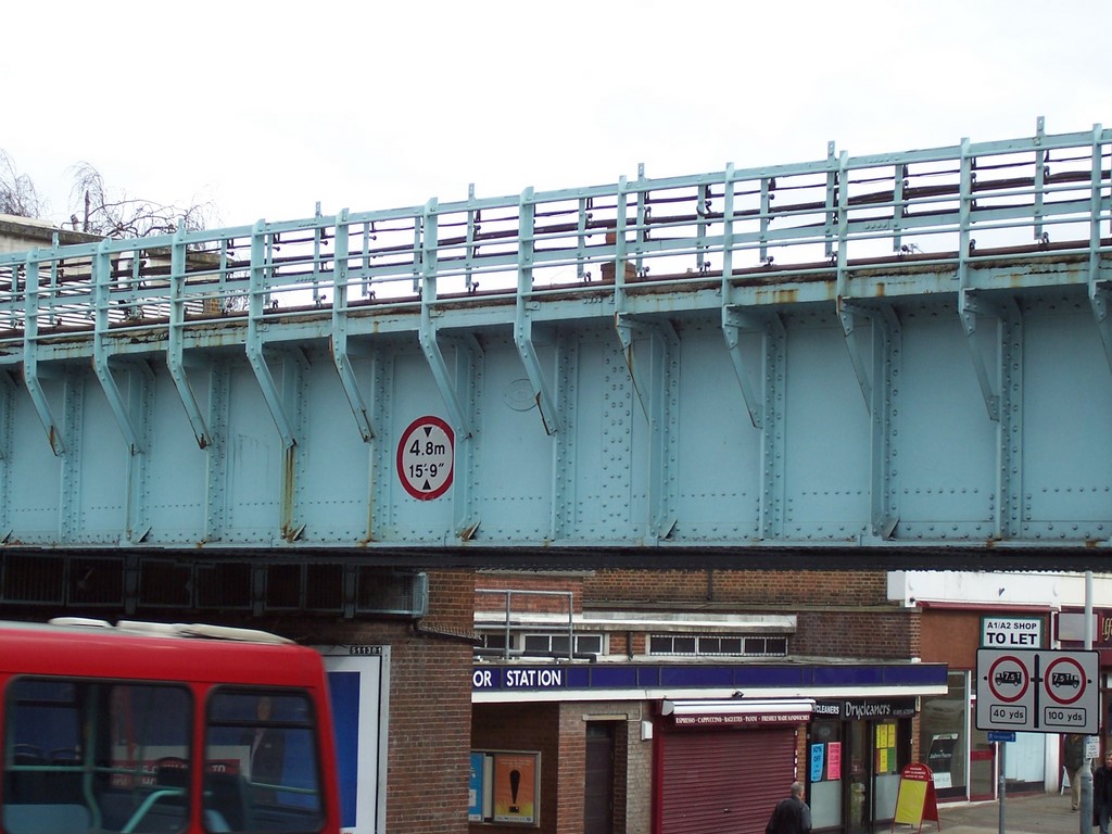 Ruislip Online | Ruislip Manor Underground Station