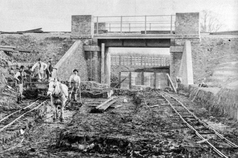 Ruislip Manor Station 15